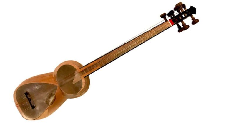 Azerbaijan Ana Tar String Instrument – Traditional Craftsmanship ...
