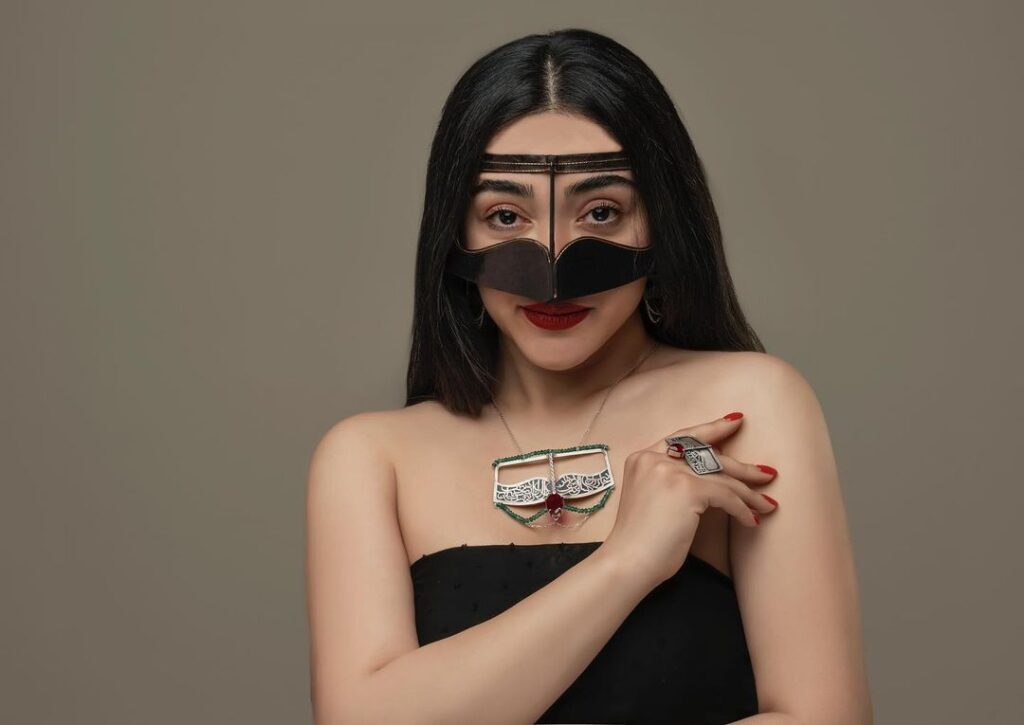 Handcrafted Battoulah Mask - Gulf Burqa Gray - ShopiPersia