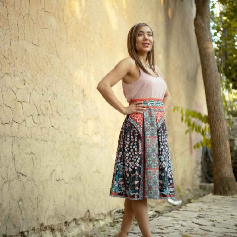 Black Persian Women Skirt Model Kashan - ShopiPersia