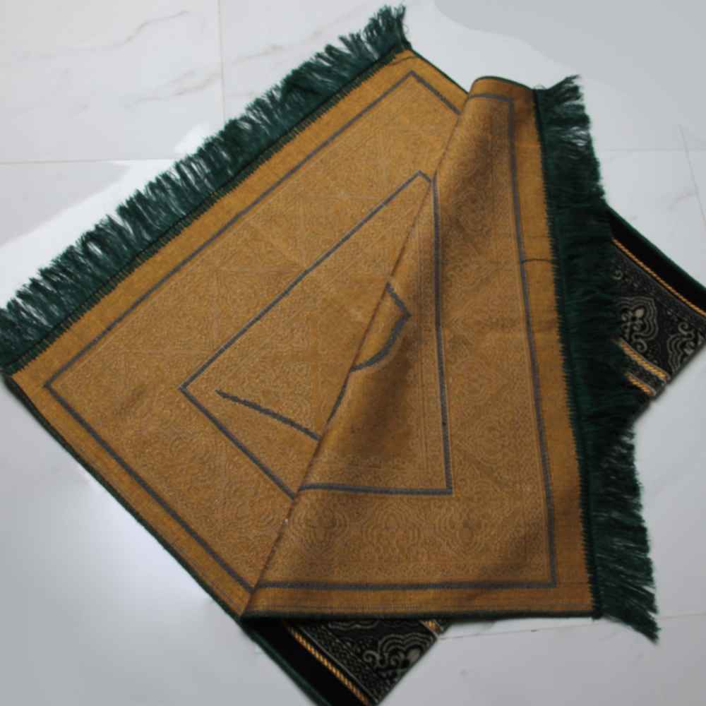 Islamic Prayer Rug Padded Velvet Sajadah with Green Mihrab Design for ...