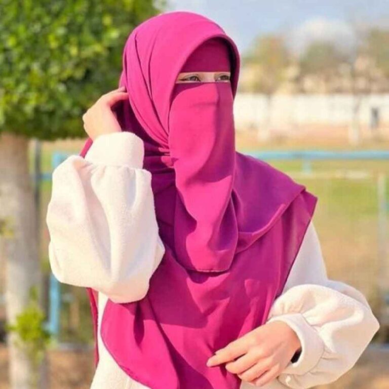 Magneta Islamic Crepe Square Scarf & Niqab Set - ShopiPersia