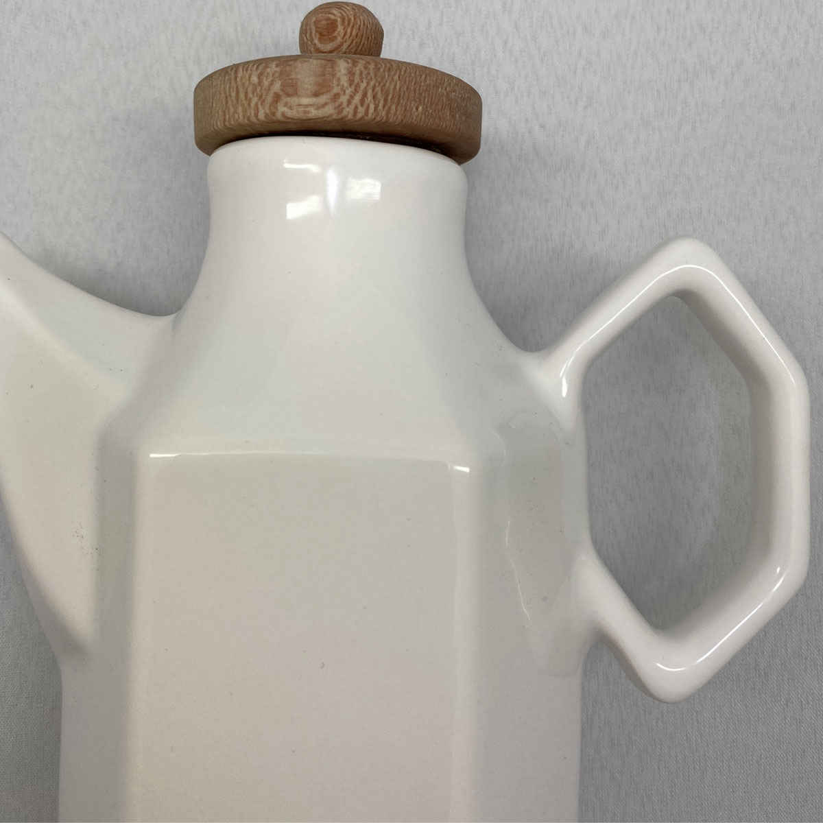 White Ceramic Oil Dispenser Bottle Dishwasher-Safe with Lid - ShopiPersia