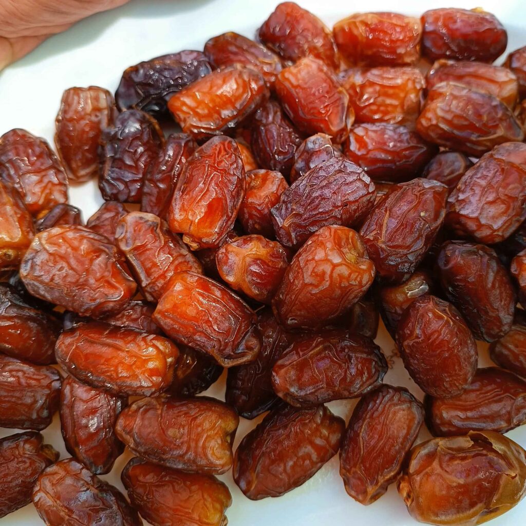 Premium Iranian Semi-Dried Barhi Dates from Khuzestan - 1000 grams ...