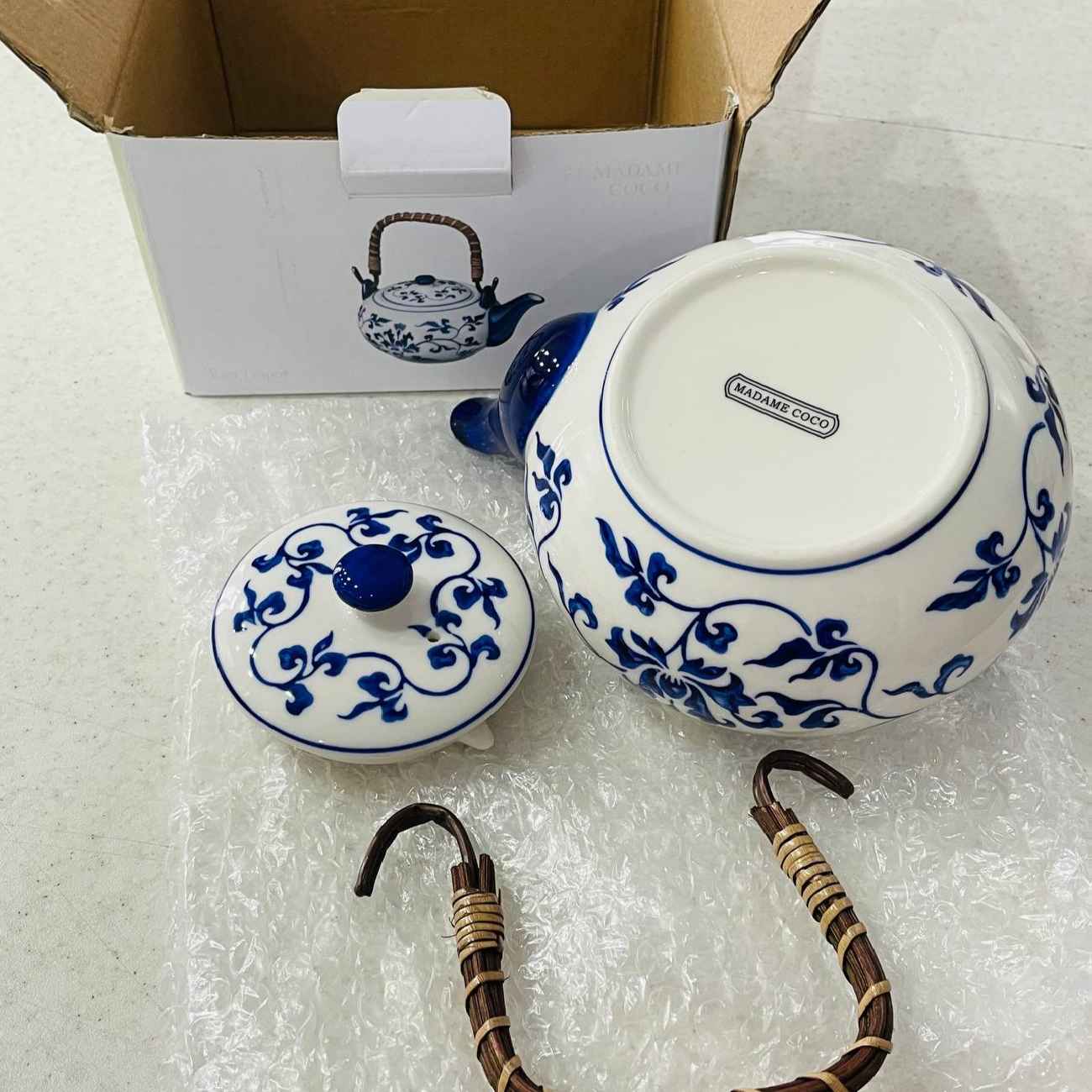 Luxury Porcelain Teapot for Special Occasions with Leaf Design ...