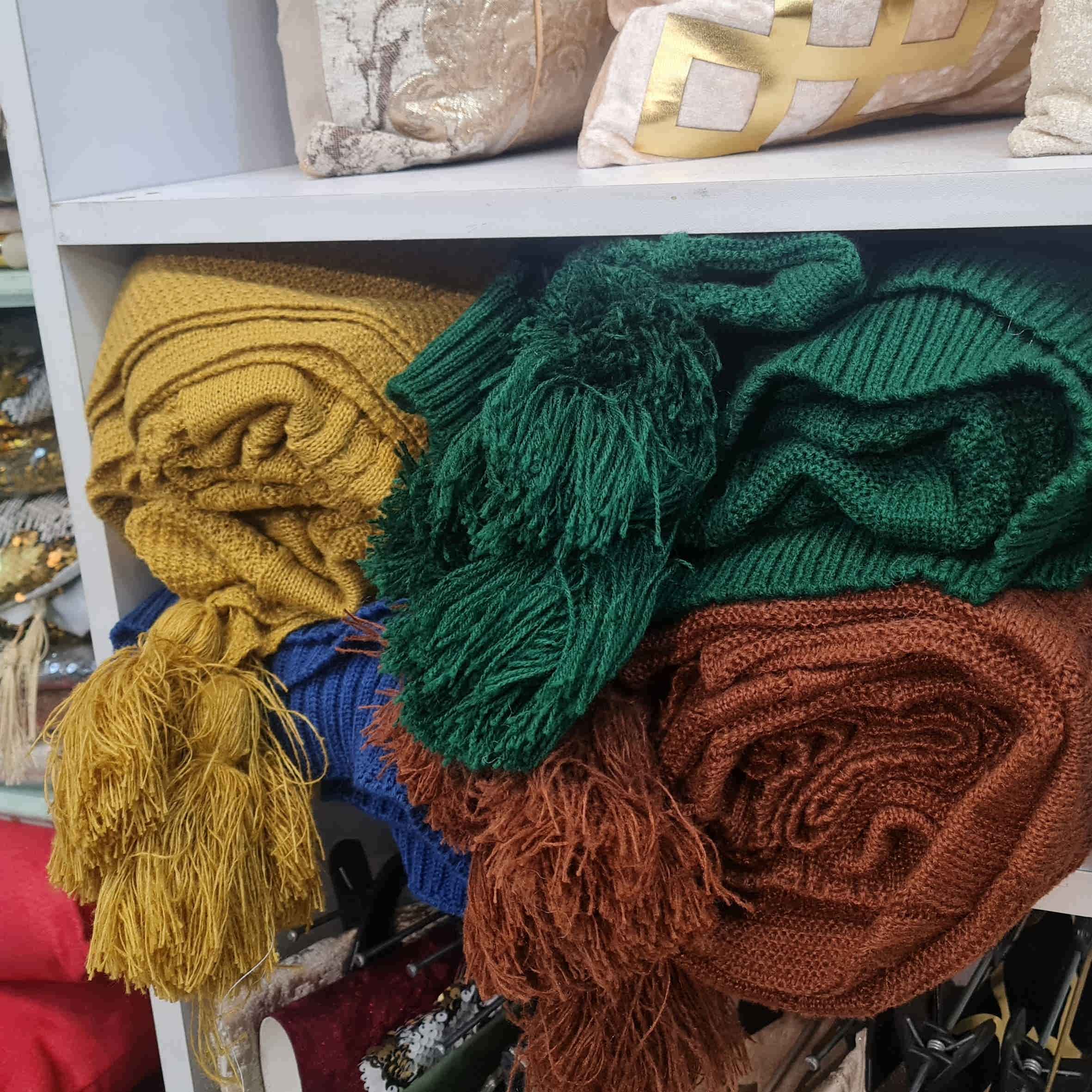 Soft and Warm Knitted Sofa Throw for Couch and Bed – Ideal for Home ...