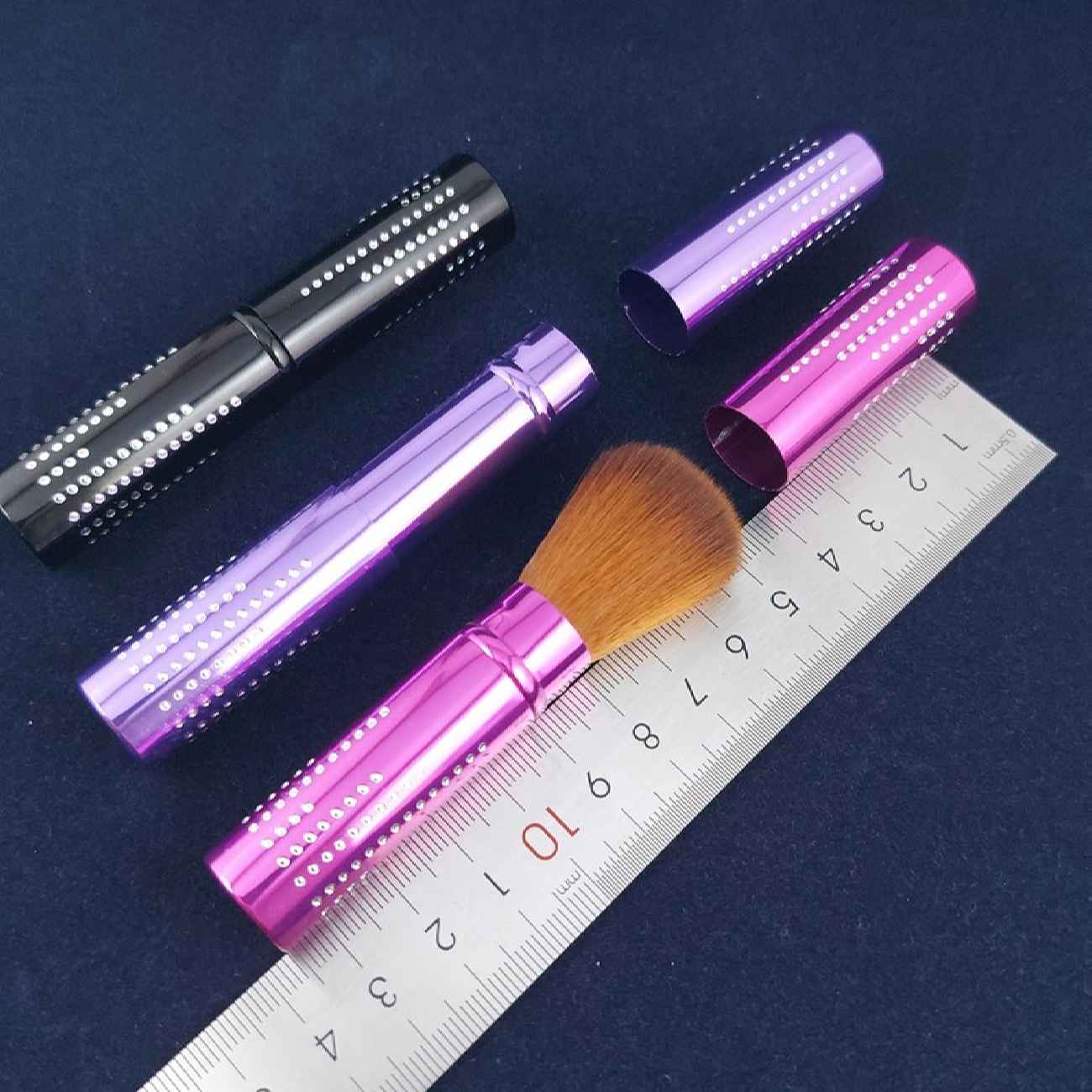 Retractable Cosmetic Brush – Perfect for Powder, Blush, and Highlighter ...