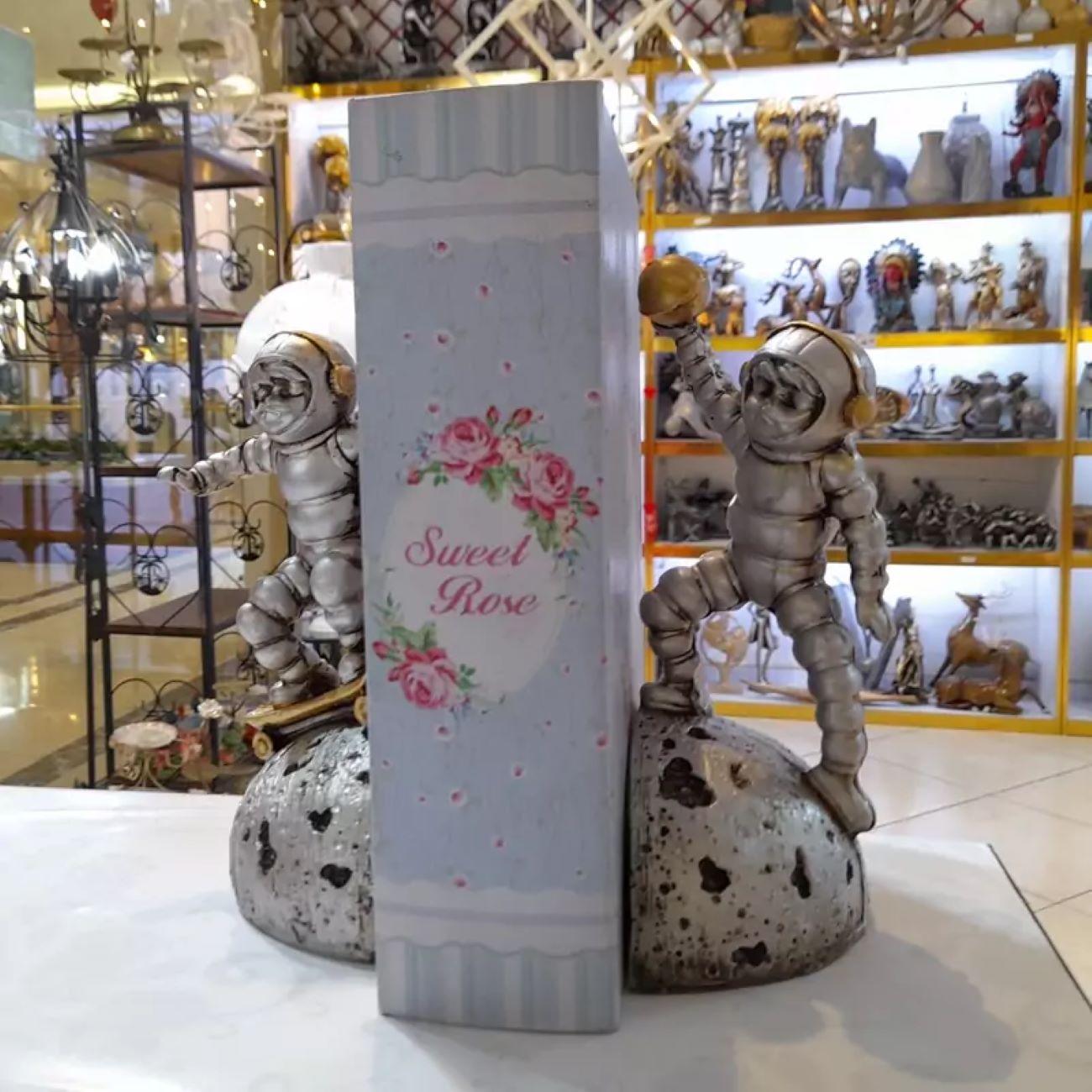 2-Piece Astronaut Figurine Set Book Holder A Unique and Stylish Home ...
