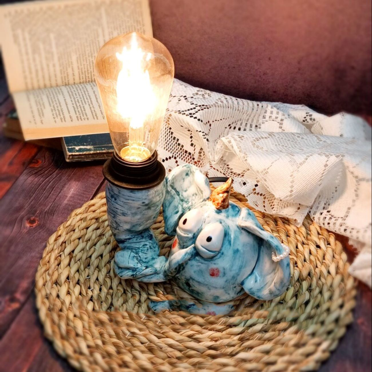 Elephant-Shaped Artistic Desk Lamp Unique and Creative Lighting for ...