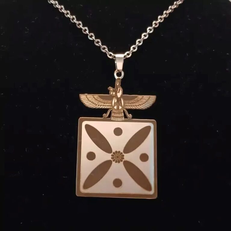 Feminine Beaded Brooch Pin – Paizz Model - ShopiPersia