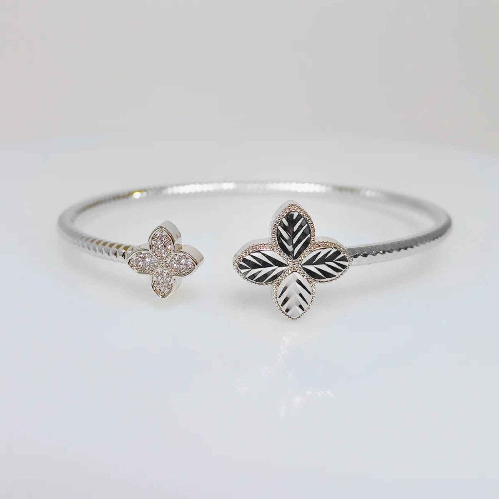 Cuff Bracelet for Modern Women – Stylish, Bold & Timeless Design ...