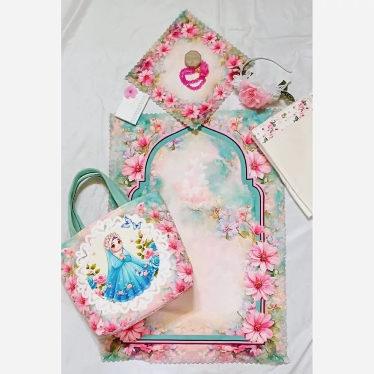 Islamic Shia Red Flag - Baghyatollah Wall Tapestry - ShopiPersia