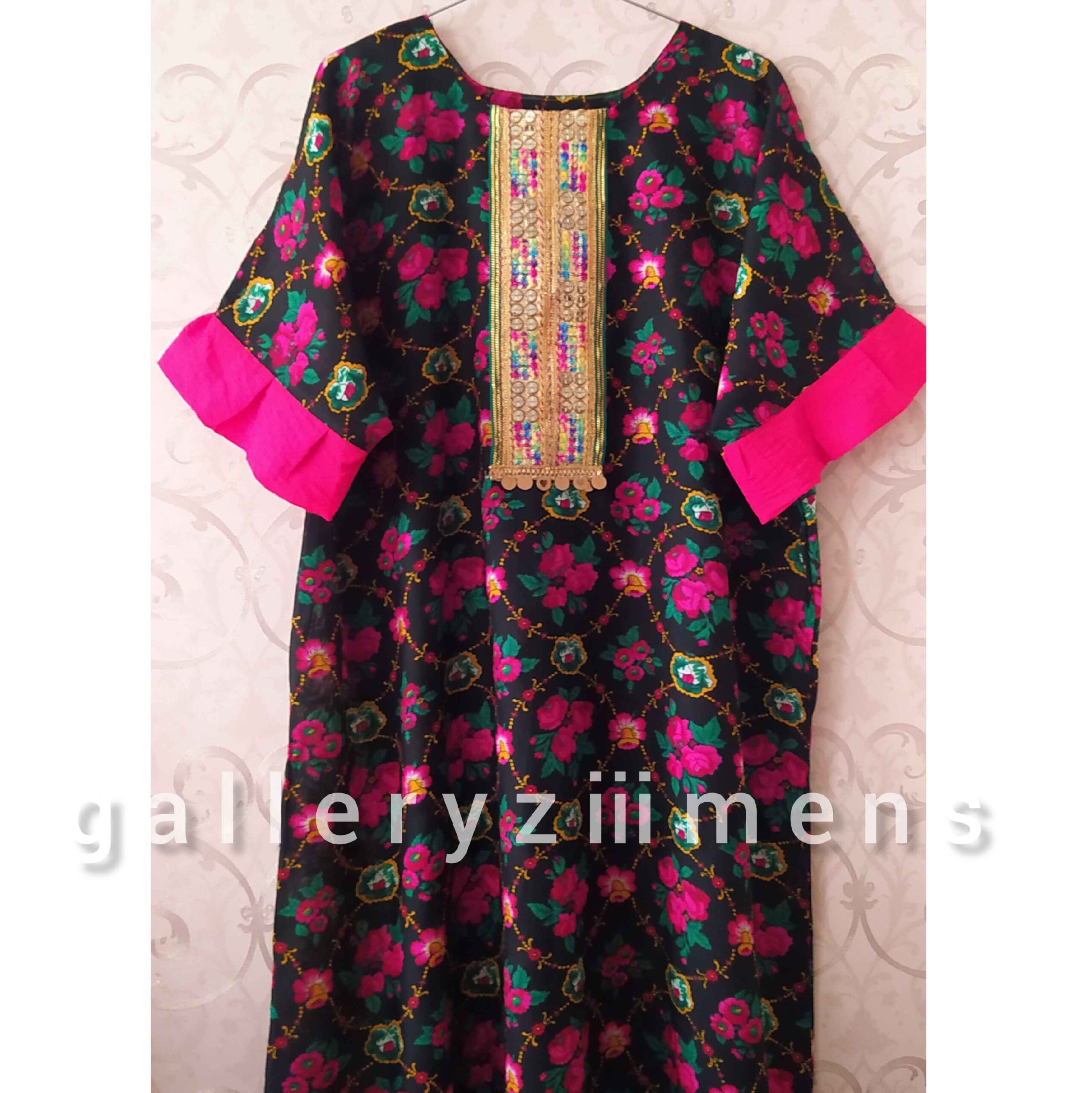 Persian Kaftan with Intricate Embroidery Suitable for Everyday Outing ...