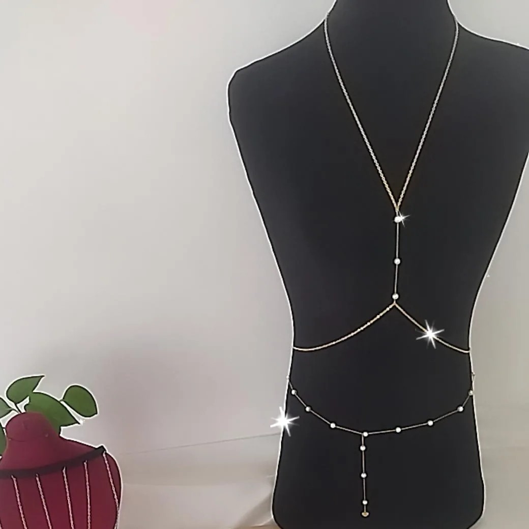 Body Chain in Pearl Design – Suitable for Photoshoots and Bold Styling ...