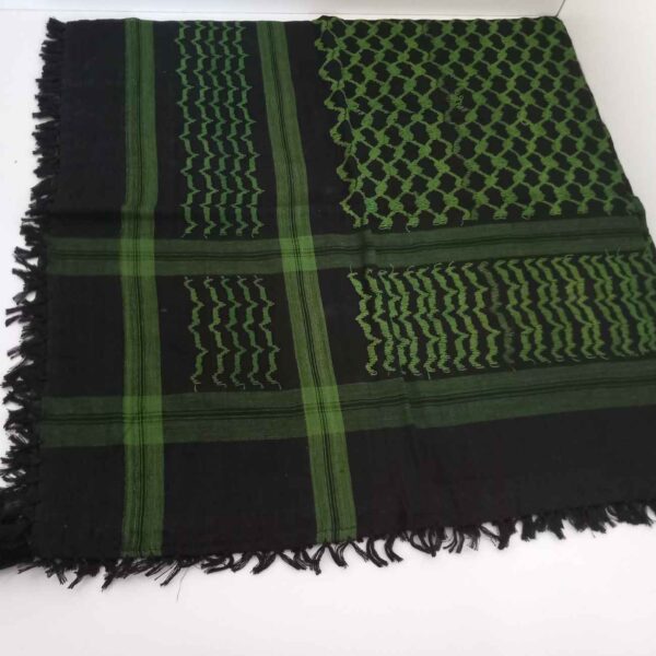 Shemagh Scarf Style - Traditional Arabic Checkered Head Covering ...