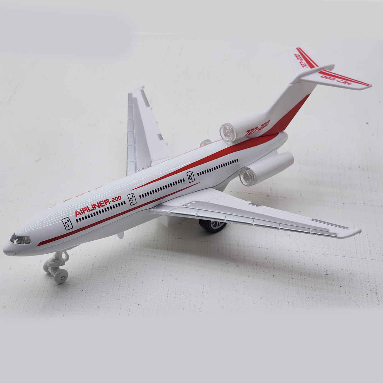 Airline200 Die-Cast Airplane Toy – Realistic Sounds & Smooth Movement ...