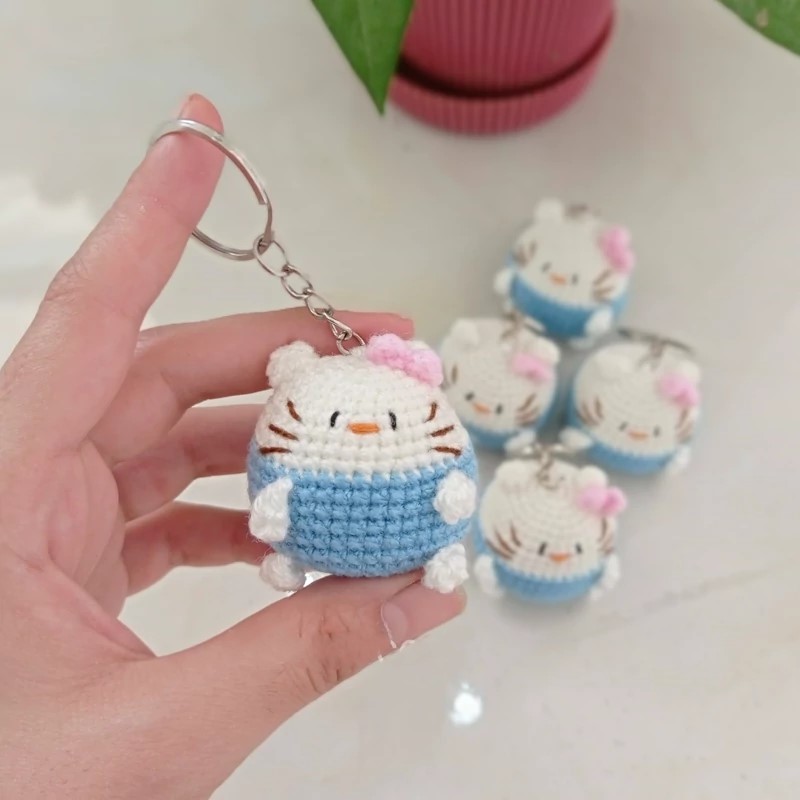 Handmade Crochet Kitty Keychain – Soft Yarn Bag Charm and Key Accessory ...